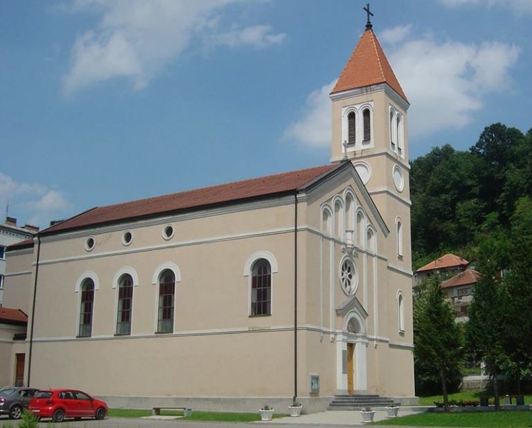 Crkva Sv. Ante Padovanskog sa župnom kućom u Lukavcu, graditeljska cjelina - Baština.ba - Zavod ...